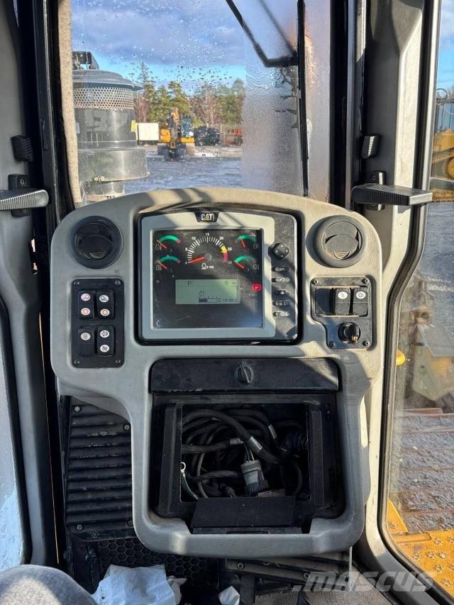 Cat D 6 T LGP, 2013, Landvetter, Sweden - Mascus UK